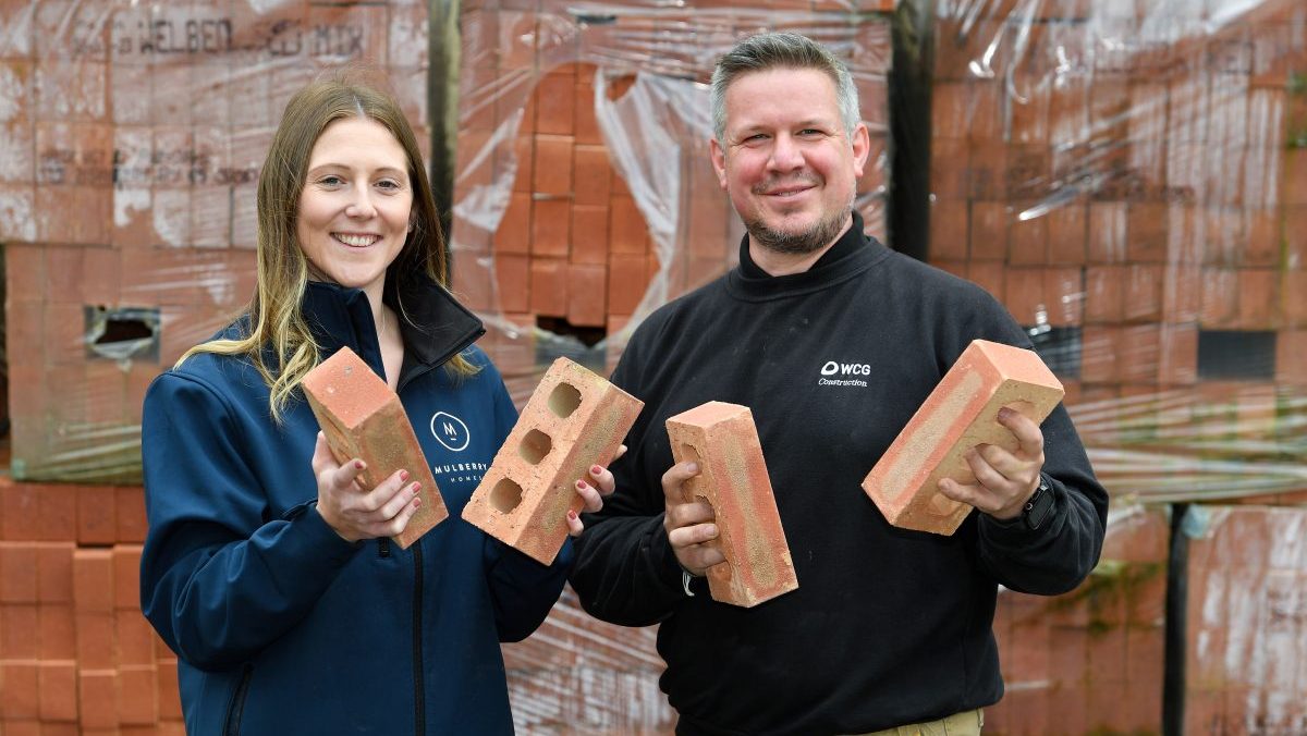 Homebuilder's donation lays foundations for future bricklayers at Rugby ...
